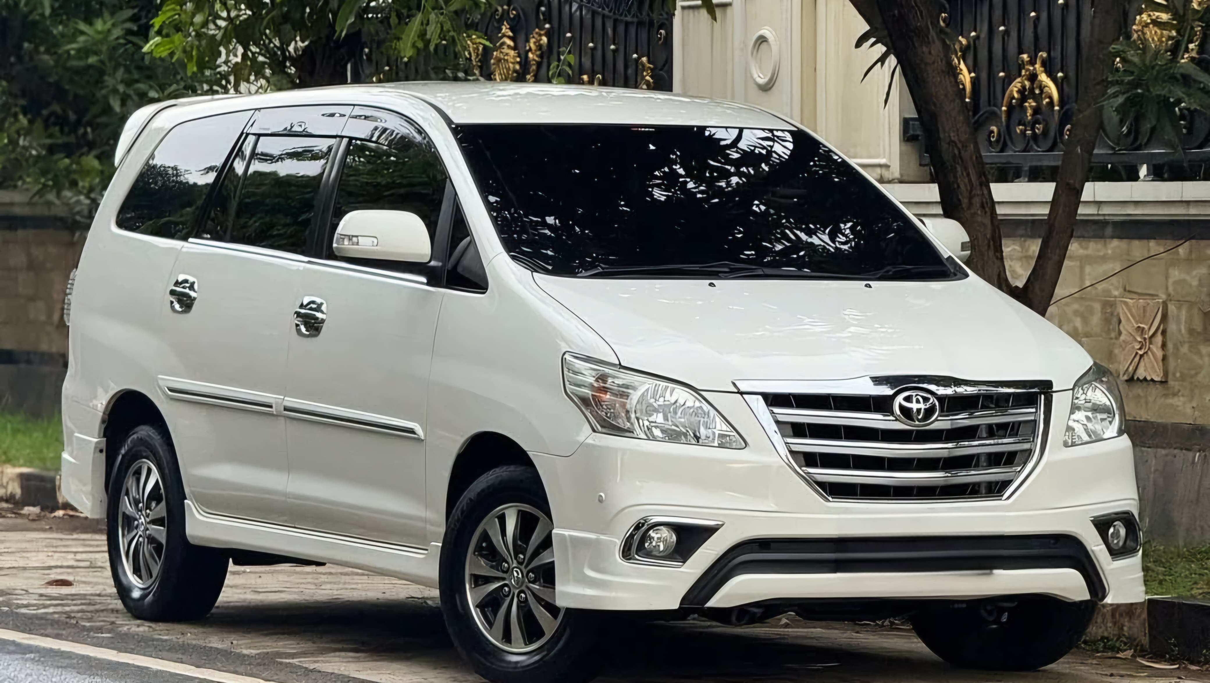 Innova Second 2010 Bisa Tampil Mewah ala 2016, Ini Estimasi Ongkosnya.