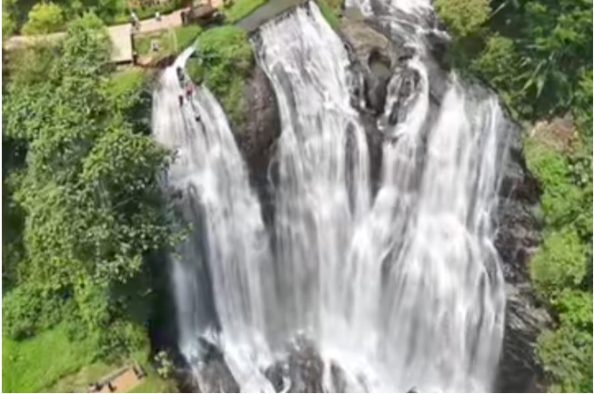 Pesona Curug Cikondang, Niagara Mini dari Cianjur yang Menawan