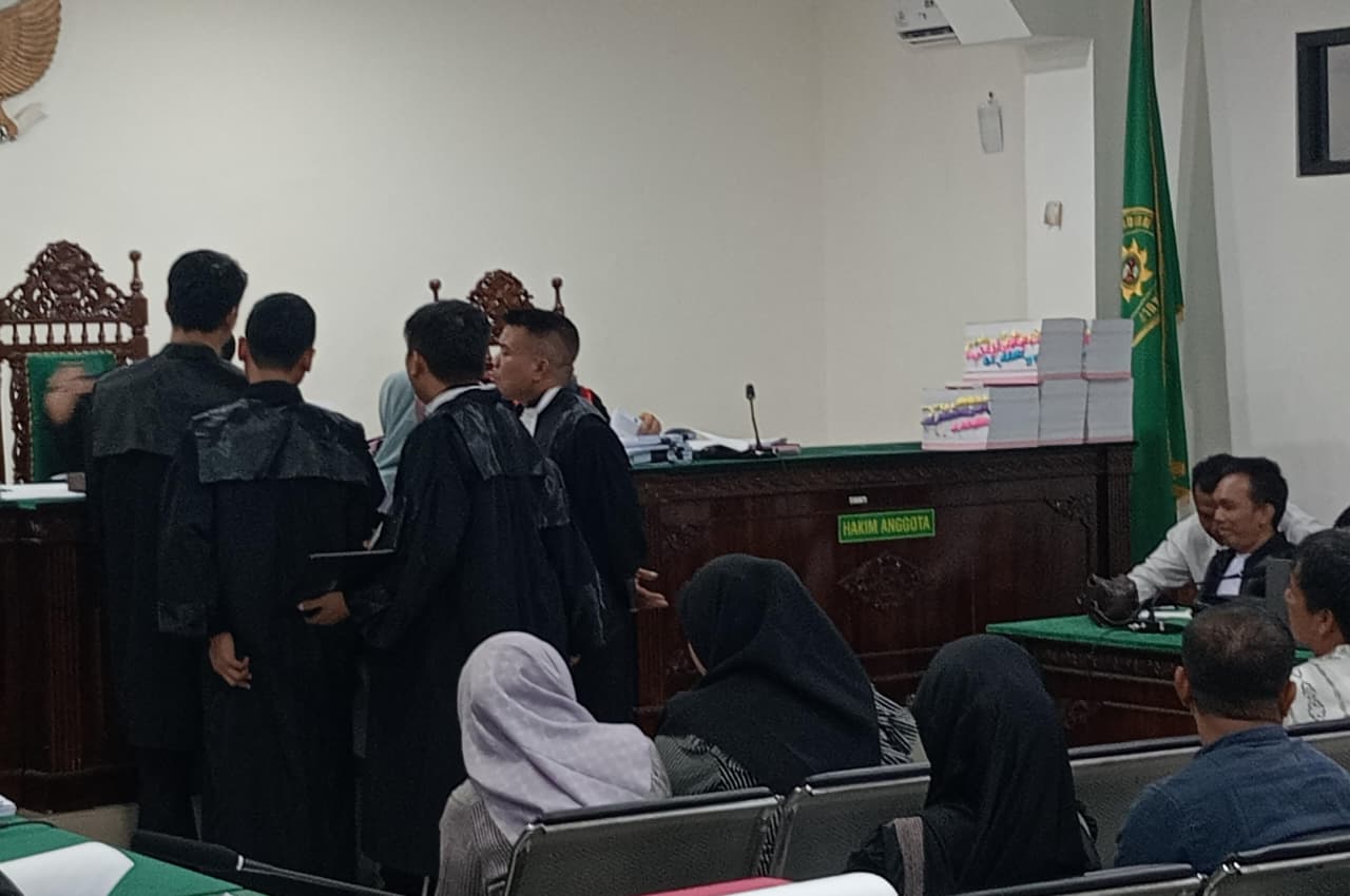 Kue Kotak, Nasi Bungkus dan ATK di-Mark Up