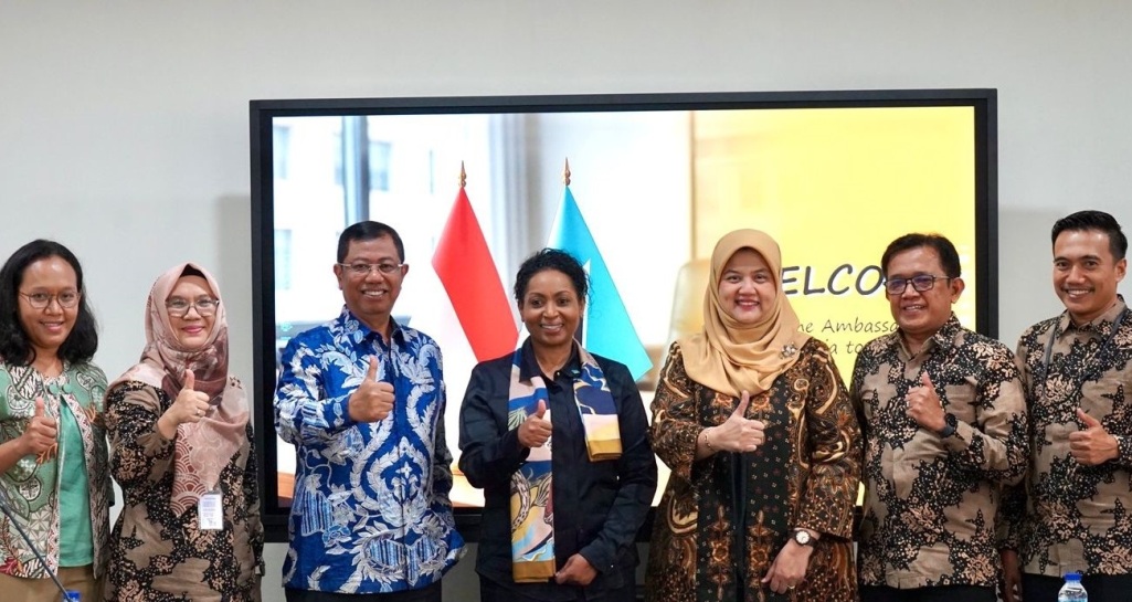Negara Saint Lucia Belajar Olah Kelapa di Indonesia