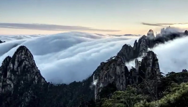 Surga Pegunungan Berselimut Awan di Tiongkok! Berikut 5 Fakta Wisata ...