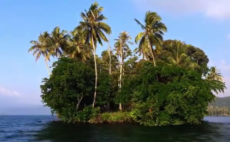 Destinasi Wisata Alam Terbaru! Berikut 4 Fakta Menarik Pulau Marisa di ...